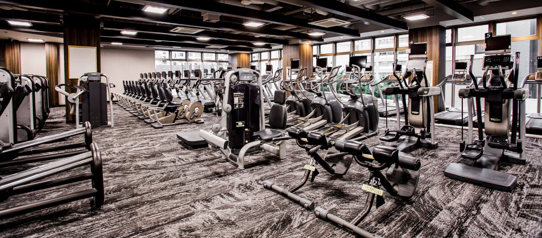 メガロス三鷹 / 東京都武蔵野市 / 三鷹駅 | GYYM (都度利用サービス)